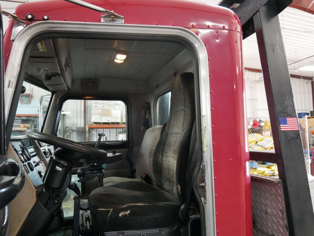 2009 Peterbilt 325 Rollback - *SOLD* - Tipton Sales & Parts, Inc