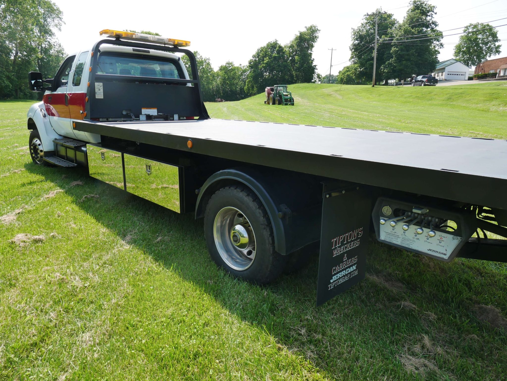 2011 Ford F650 - Jerr-Dan Rollback - Tipton Sales & Parts, Inc